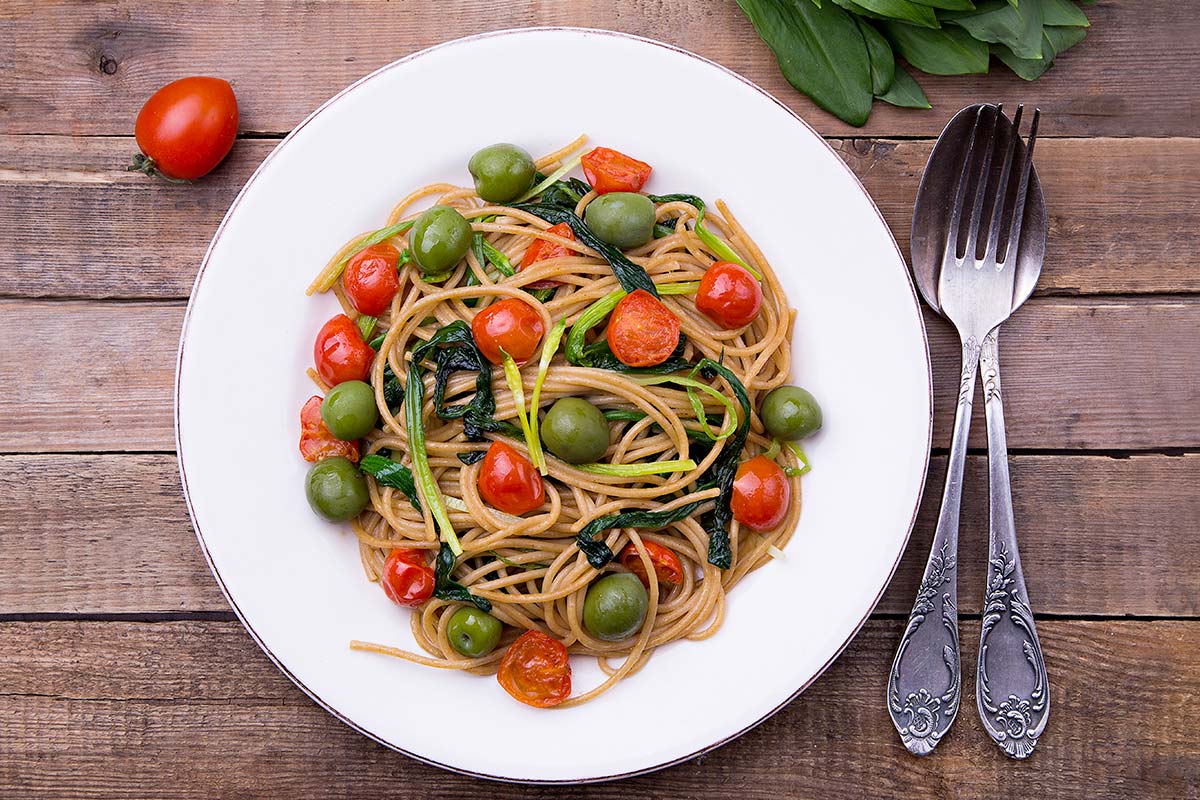 Spaghetti Integrali “Senatore Cappelli” con Pomodorini e Olive - Casa ...