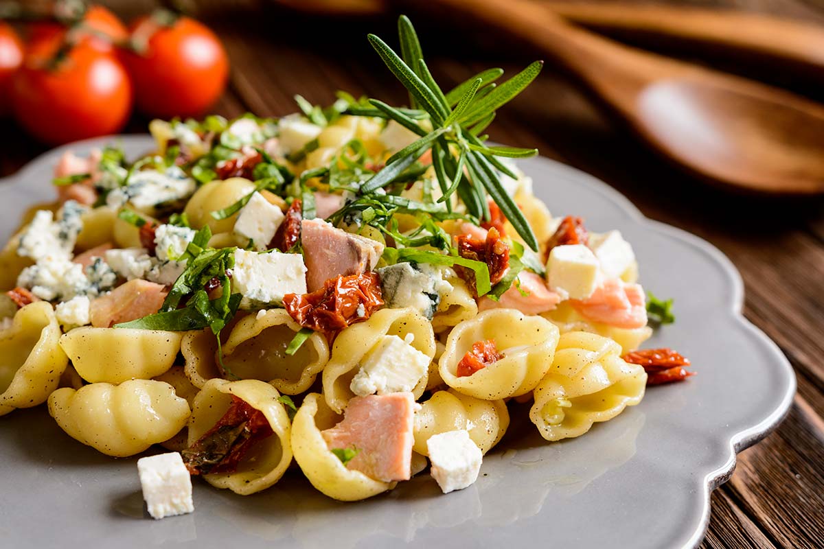 Cestini con salmone, pomodori semisecchi e Roquefort - Casa Rustichella